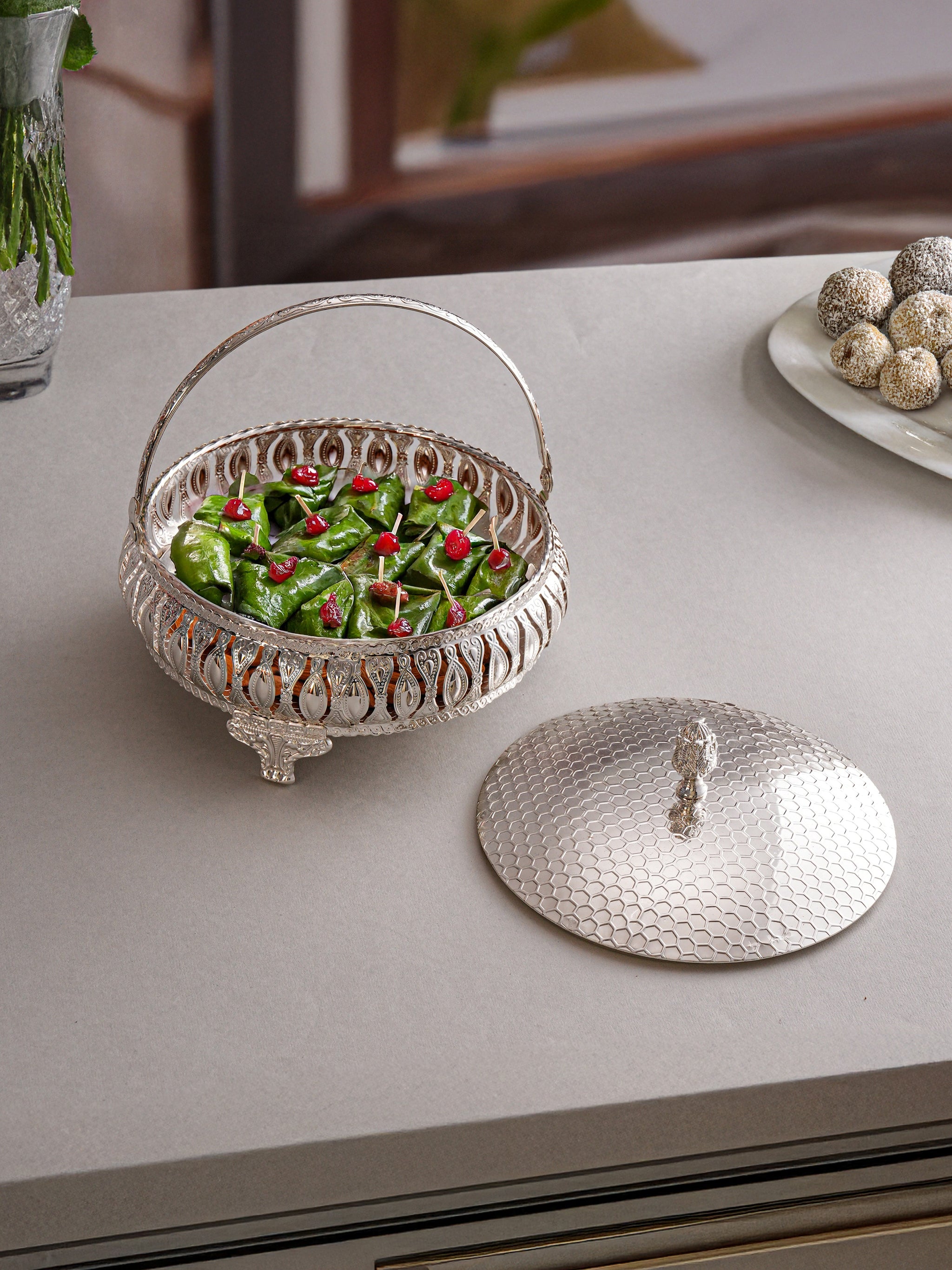 Savor Sphere Basket-Silver